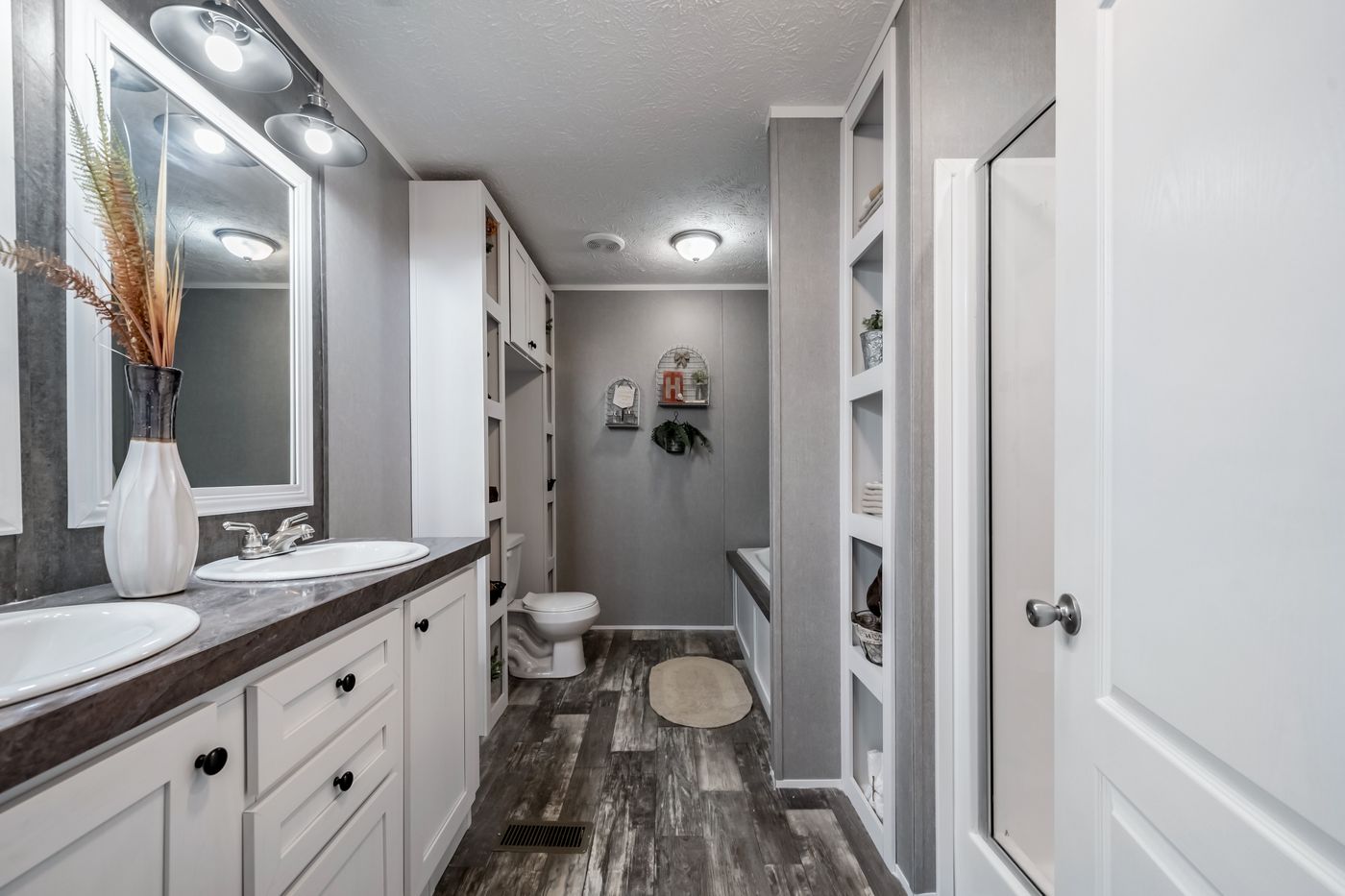 clark manufactured clayton home master bath onsuite - Atkinson Homes